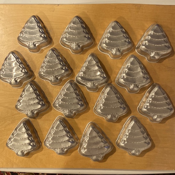 Vintage | Kitchen | 6 Total Vintage Christmas Tree Dessert Pans ...